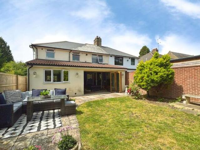 4 bedroom semi detached house for sale in Green Road, Swindon, SN2