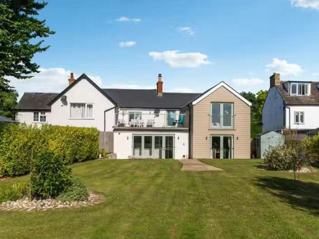 4 bedroom semi detached house for sale in Greenway, Campton, S.