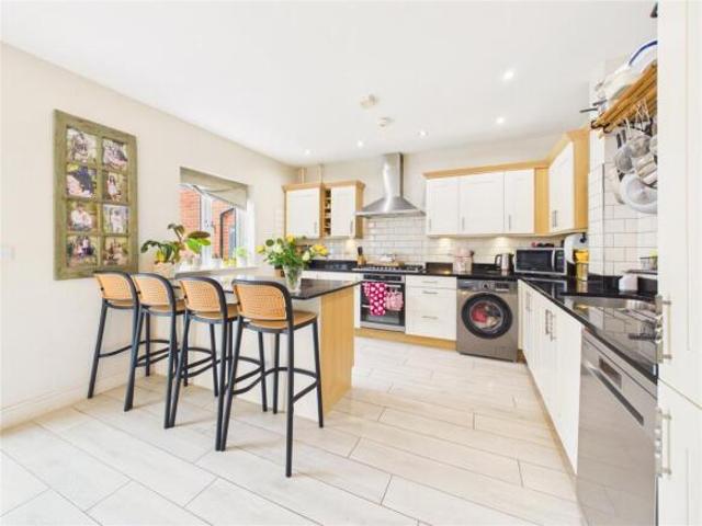 4 bedroom semi detached house for sale in Gregorys Bank, Worcester, Worcestershire, WR3