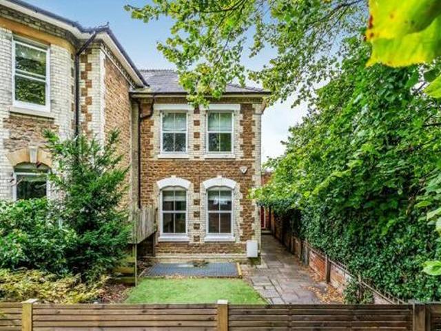 4 Bedroom Semi detached House For Sale In Guildford, Surrey
