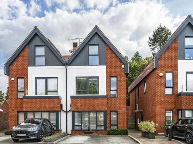 4 Bedroom Semi detached House For Sale In Guildford, Surrey