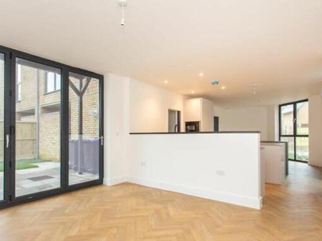 4 Bedroom Semi detached House For Sale In Guston