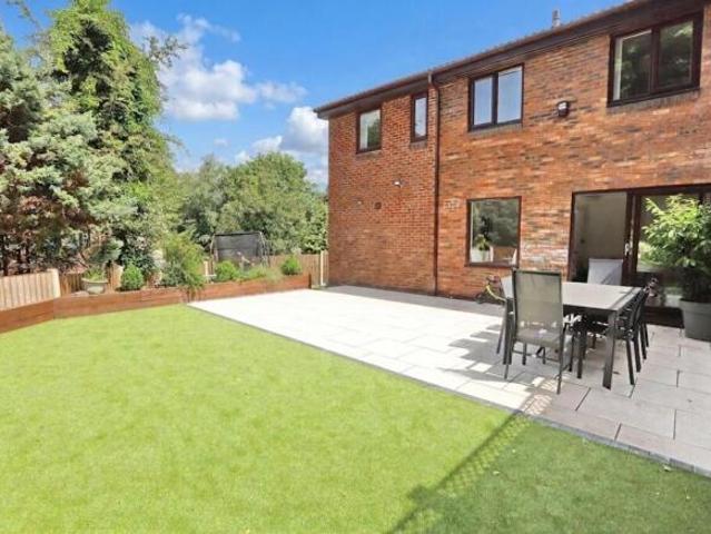 4 bedroom semi detached house for sale in Hamilton Close, Prestwich, M25