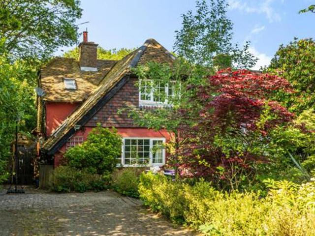 4 Bedroom Semi detached House For Sale In Hampshire