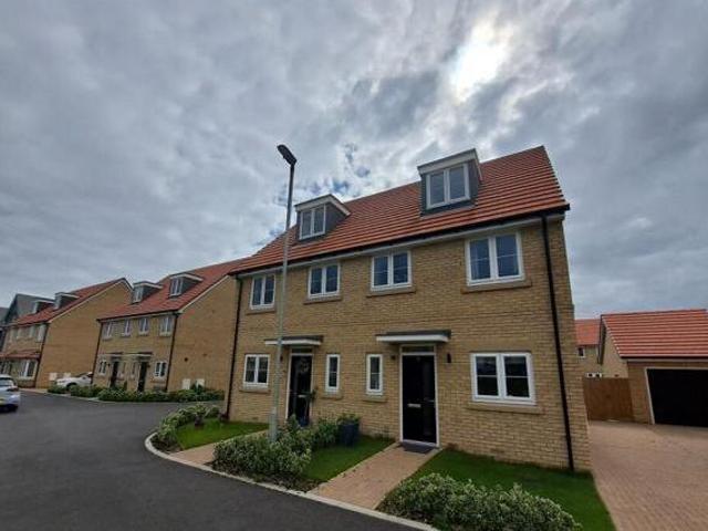 4 Bedroom Semi detached House For Sale In Hampton Heights
