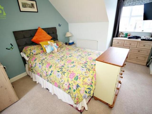 4 bedroom semi detached house for sale in Hale Bank, Westhoughton, BL5 3GS, BL5