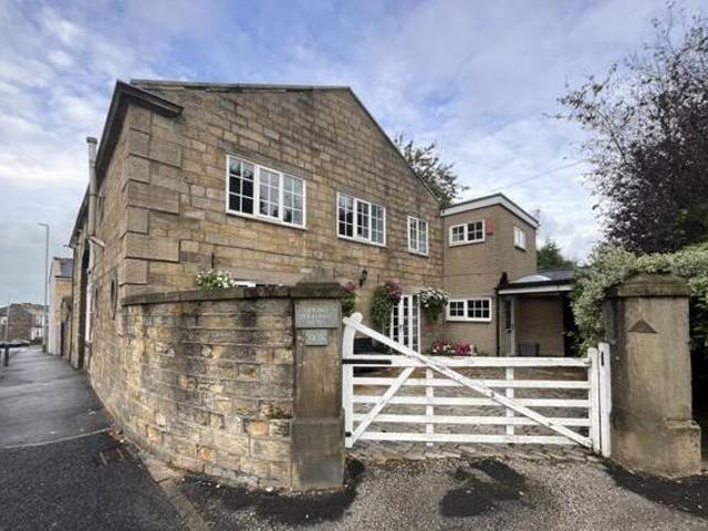 4 Bedroom Semi detached House For Sale In Halifax Road, Nelson