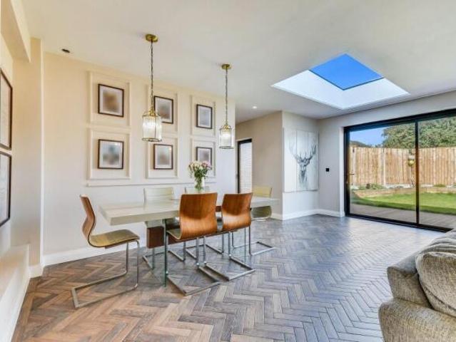 4 bedroom semi detached house for sale in Hall Lane, Chelmsford, CM2