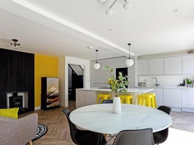 4 Bedroom Semi detached House For Sale In Harpenden, Hertfordshire