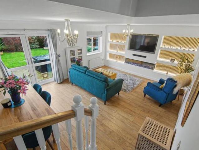 4 bedroom semi detached house for sale in Hawthorn Lane, Coventry, CV4