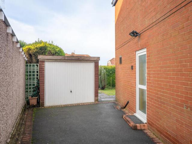 4 bedroom semi detached house for sale in Hawks Nest Gardens West, Leeds, LS17