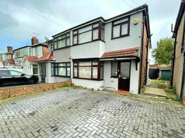 4 Bedroom Semi detached House For Sale In Hayes