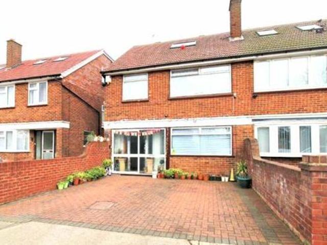 4 Bedroom Semi detached House For Sale In Hayes, Greater London