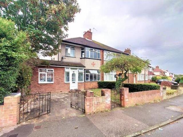 4 Bedroom Semi detached House For Sale In Hayes, Greater London