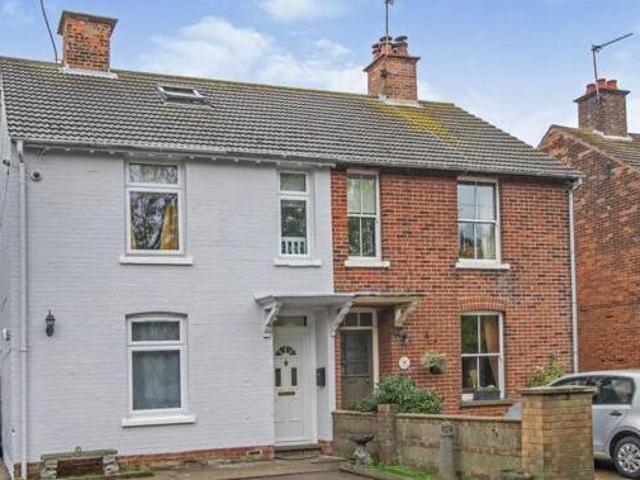 4 Bedroom Semi detached House For Sale In Hemsby