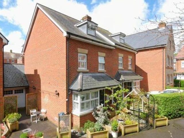 4 Bedroom Semi detached House For Sale In Hellingly