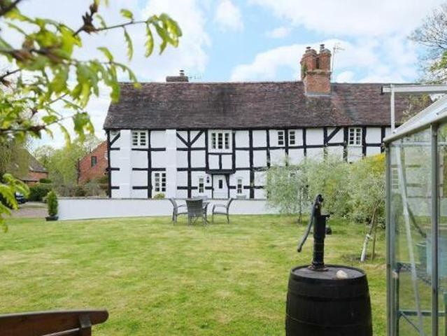 4 Bedroom Semi detached House For Sale In Himbleton, Worcestershire