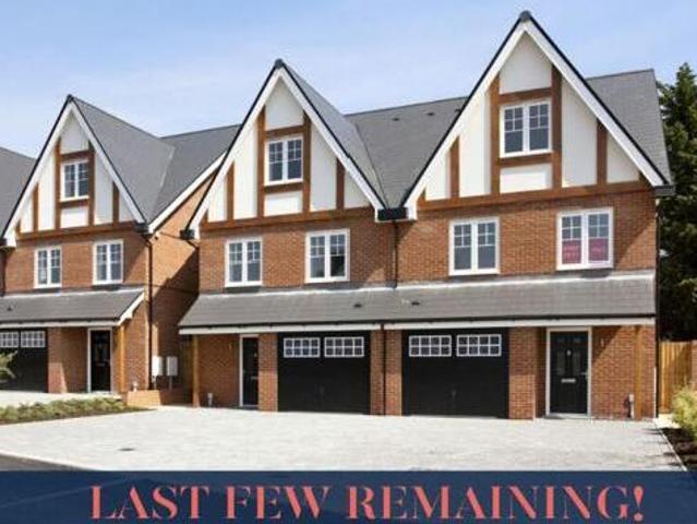 4 Bedroom Semi detached House For Sale In High Road, Broxbourne