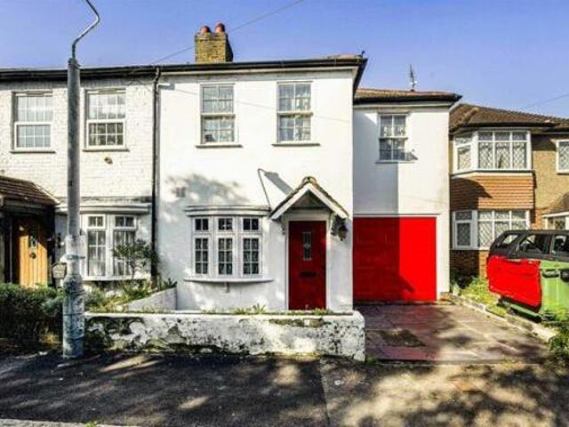 4 Bedroom Semi detached House For Sale In Hillingdon