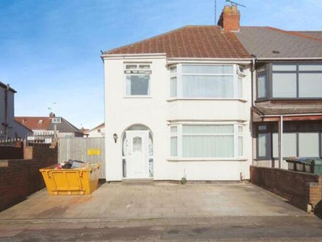 4 Bedroom Semi detached House For Sale In Holbrooks