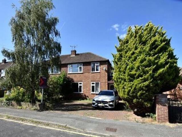 4 Bedroom Semi detached House For Sale In Horley, Surrey