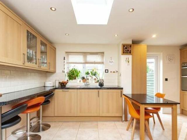 4 Bedroom Semi detached House For Sale In Hornchurch