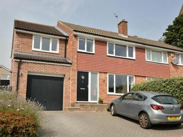4 Bedroom Semi detached House For Sale In Horsforth, Leeds