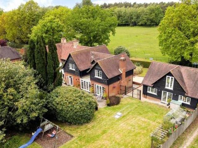 4 Bedroom Semi detached House For Sale In Horsham