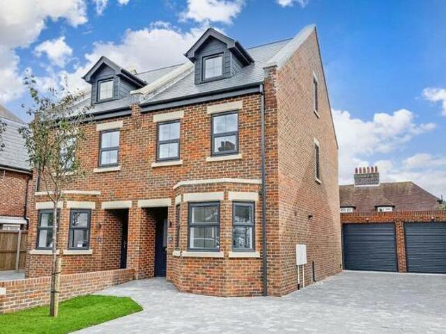 4 Bedroom Semi detached House For Sale In Hythe
