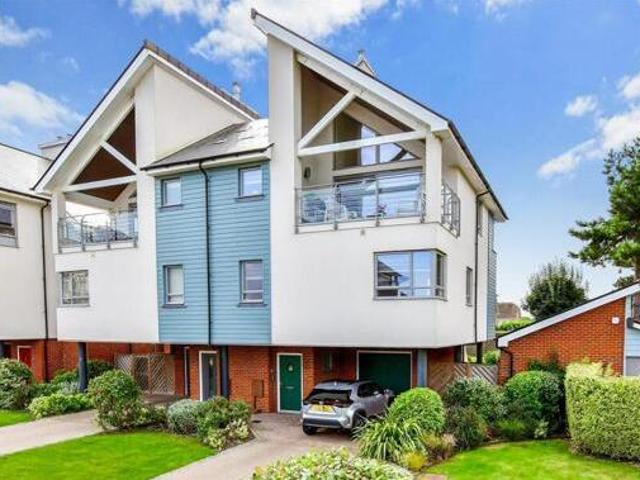 4 Bedroom Semi detached House For Sale In Hythe