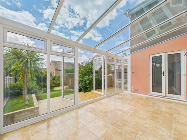 4 bedroom semi detached house for sale in Kennet Close, Worthing BN13 3LD, BN13