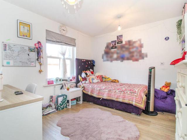 4 bedroom semi detached house for sale in Lansdowne Road, Bedford, MK40
