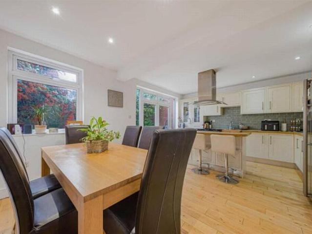 4 bedroom semi detached house for sale in Latham Road, Bexleyheath, DA6