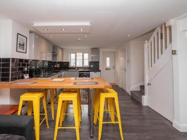 4 bedroom semi detached house for sale in Laurel Way, Chartham, CT4