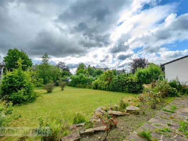 4 bedroom semi detached house for sale in Le Marchant Avenue, Lindley, Huddersfield, West Yorkshire, HD3