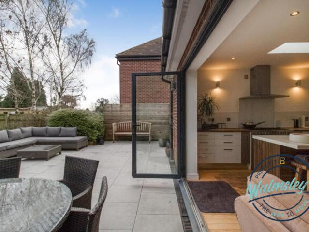 4 bedroom semi detached house for sale in Leamington Road, Stivichall, Coventry, CV3