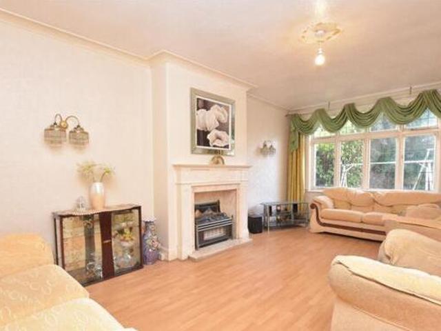 4 Bedroom Semi detached House For Sale In Leeds