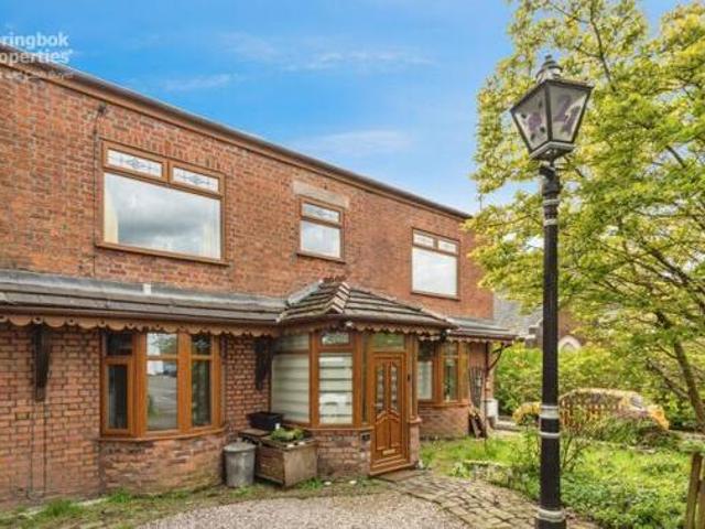 4 Bedroom Semi detached House For Sale In Leigh, Wigan