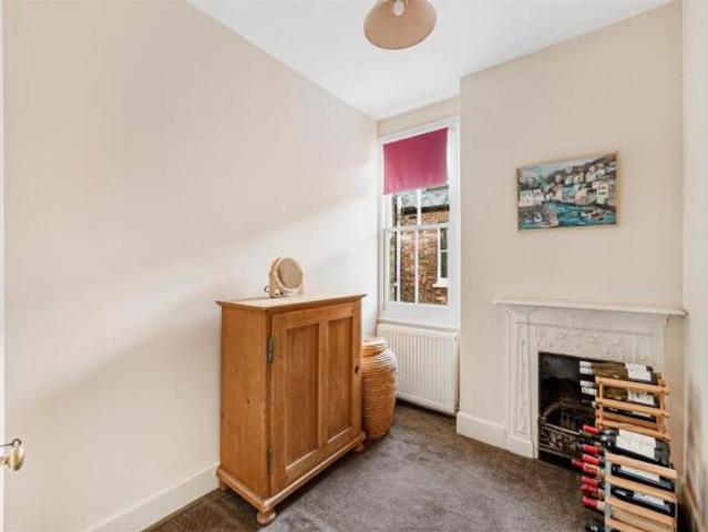 4 bedroom semi detached house for sale in Lexden Road, London, W3