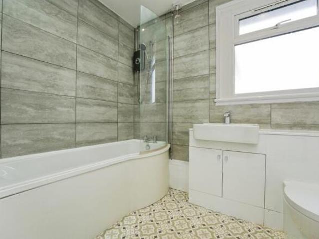 4 bedroom semi detached house for sale in Lime Avenue, Worcester, Worcestershire, WR4