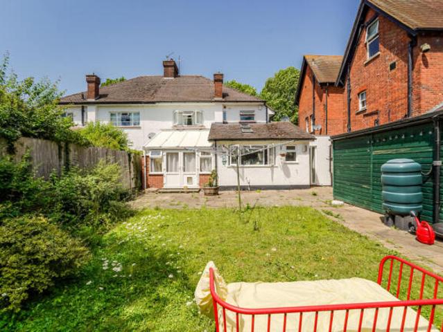 4 bedroom semi detached house for sale in Linden Road, Bedford, MK40