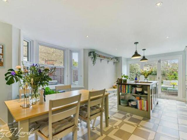 4 Bedroom Semi detached House For Sale In London