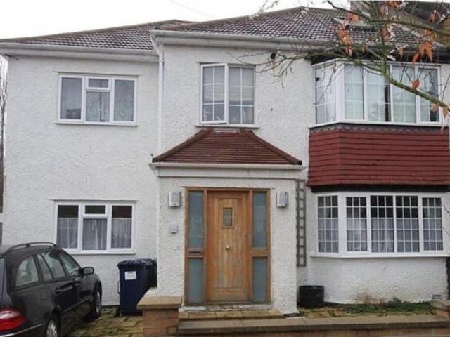 4 Bedroom Semi detached House For Sale In London