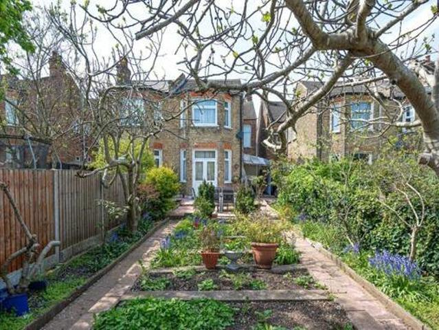 4 Bedroom Semi detached House For Sale In London