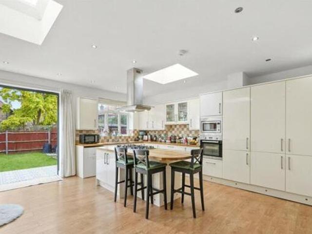 4 Bedroom Semi detached House For Sale In London