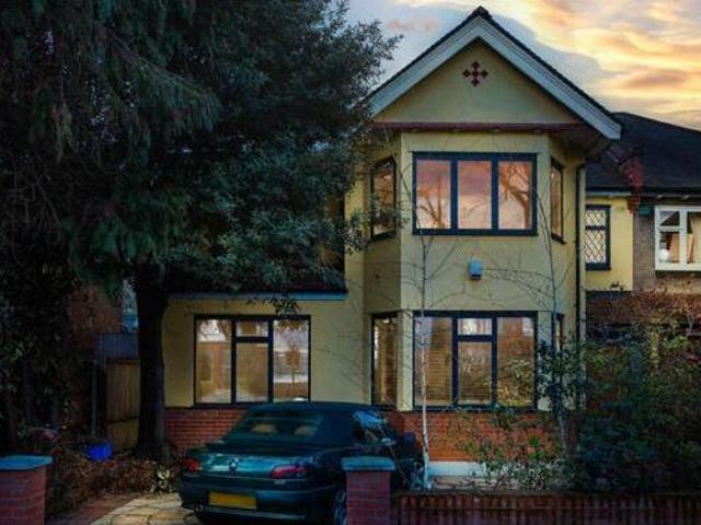 4 Bedroom Semi detached House For Sale In London