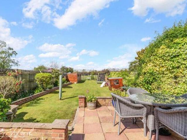 4 Bedroom Semi detached House For Sale In London