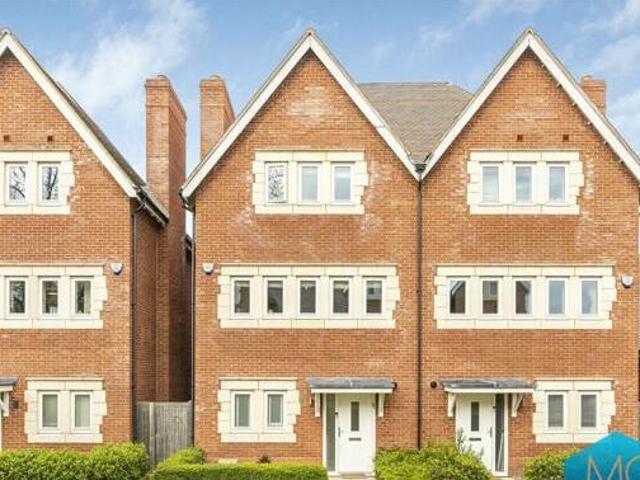 4 Bedroom Semi detached House For Sale In London