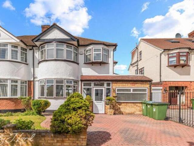 4 Bedroom Semi detached House For Sale In London