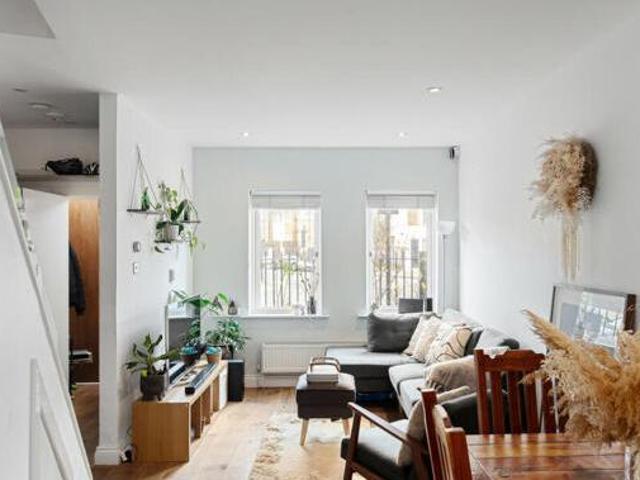 4 Bedroom Semi detached House For Sale In London